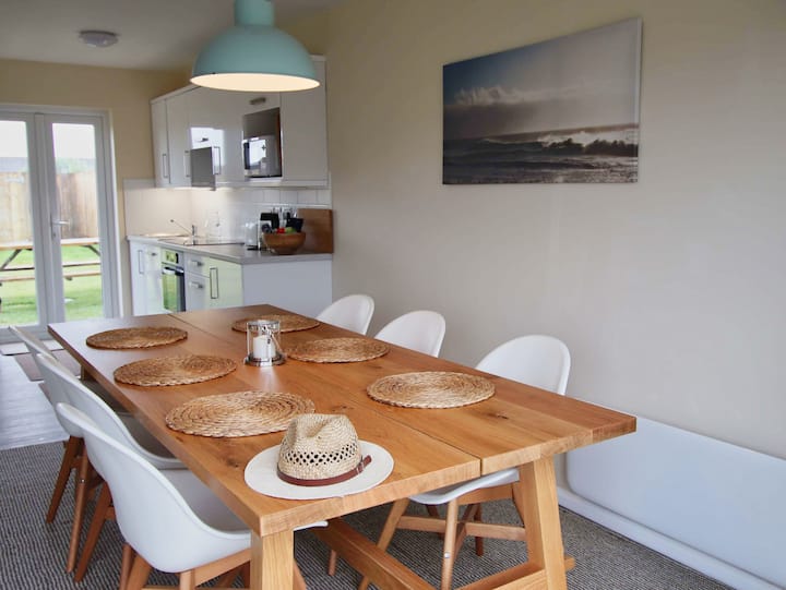 Saint Merryn Holiday Rentals & Homes - England, United Kingdom | Airbnb