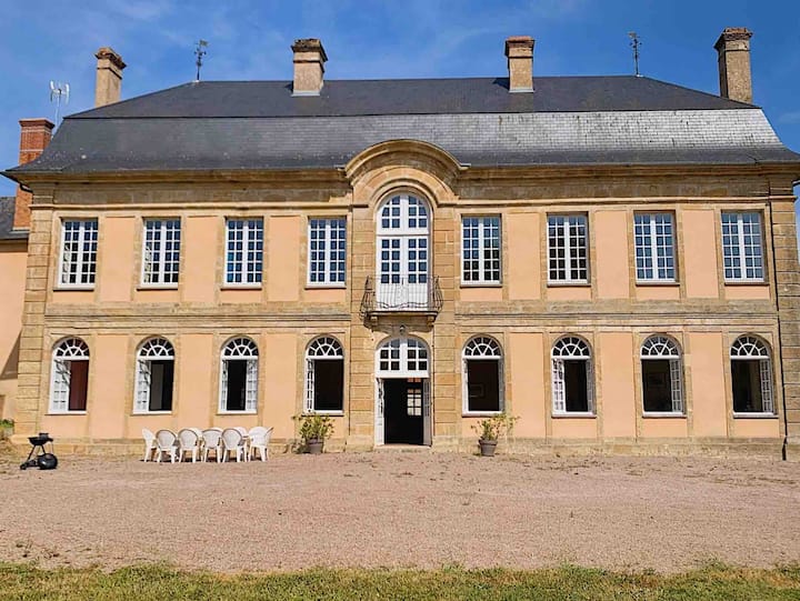 Séjour En Famille Ou Entre Amis Dans Le Vézelien - Vézelay