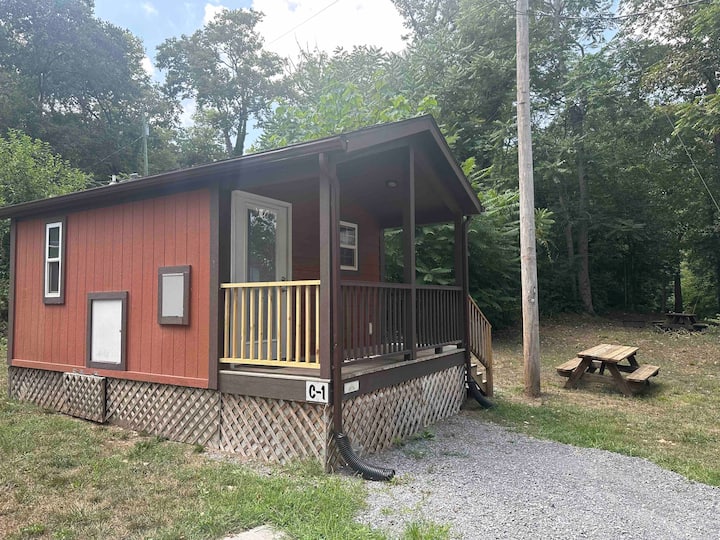Harpers Ferry Potomac River View Cabin 1 - Harpers Ferry, WV