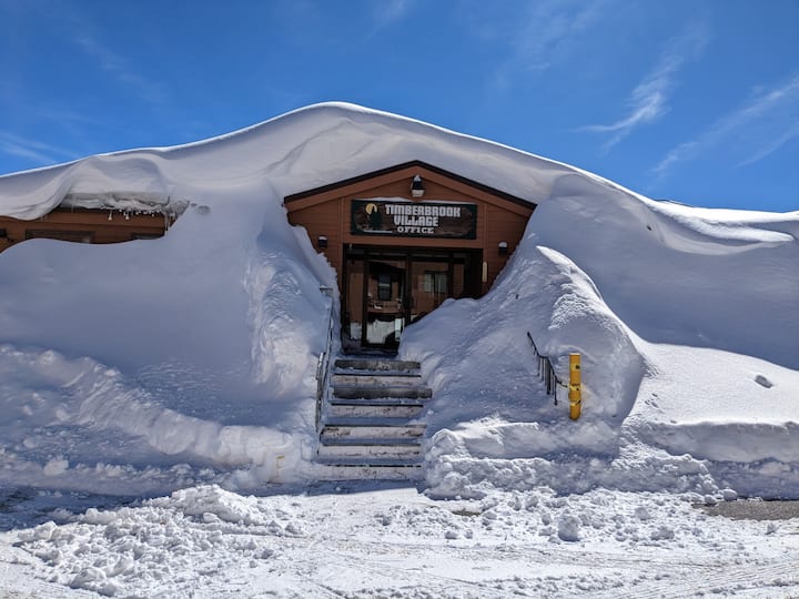 Cozy Ski/bike Getaway +Pool+hot Tub+sauna - 브라이언 헤드