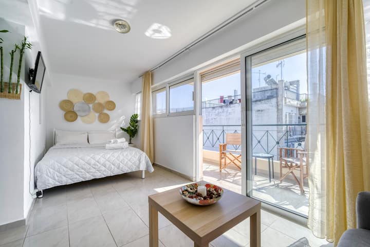 Sunny Cozy Apartment With The Beautiful Balcony - Athens