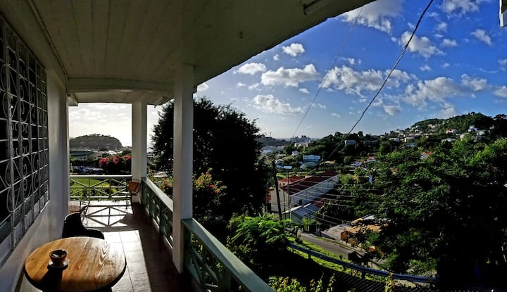 1 Bdrm Apt Overlooking St. George's - A/c, Washer - Granada