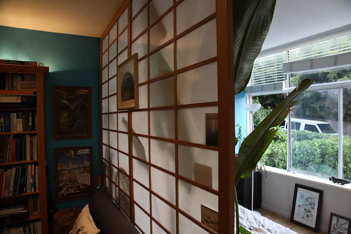 Eclectic Light-filled Studio On Manly's East. Hill - Manly