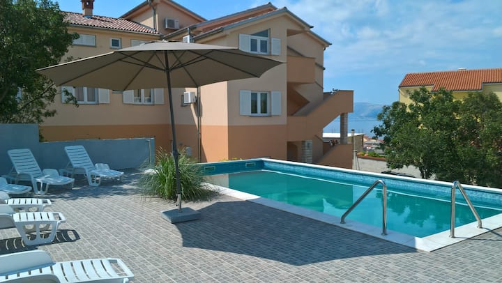 Apartments With Pool - Orange - Novi Vinodolski