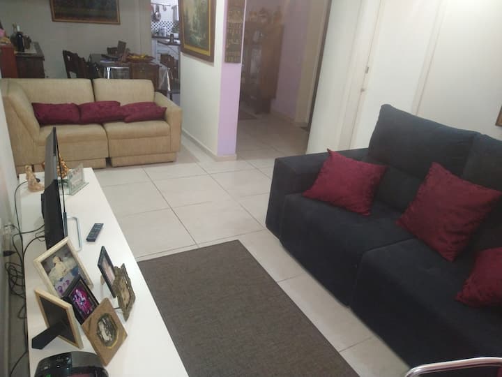 Alugo Quarto Confortável - Curitiba