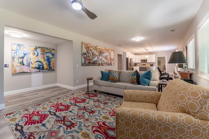 Modern 2-bedroom Suite Overlooking Lake Lanier - Dawsonville, GA