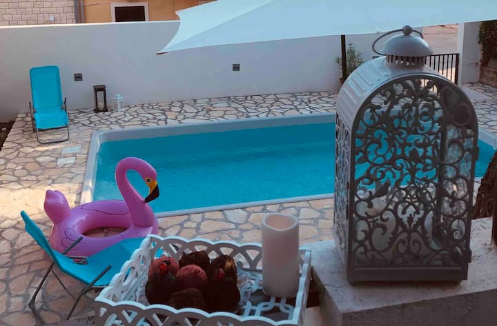 Bol, Apartman Margareta With Pool! - Bol