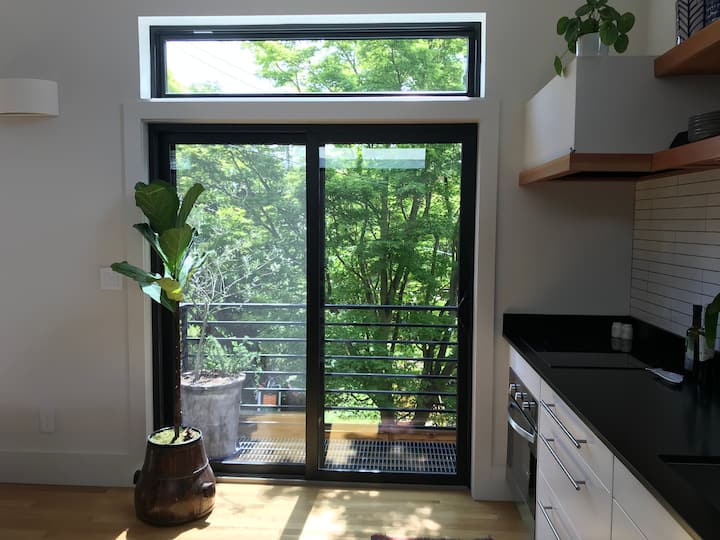 Modern, Urban Guest House In Eastlake - Seattle, WA