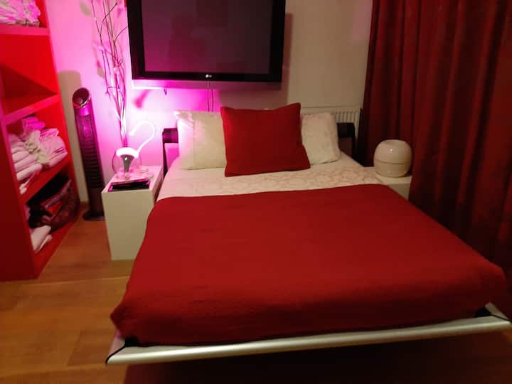 Canal Room - Amsterdam