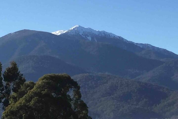 Home In Mount Beauty - Mountain Creek Road