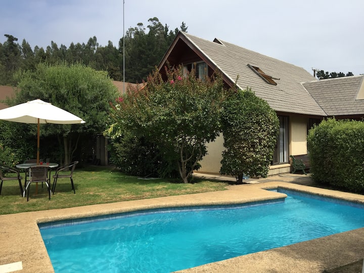 Linda Casa En Balneario Pingueral - Tome