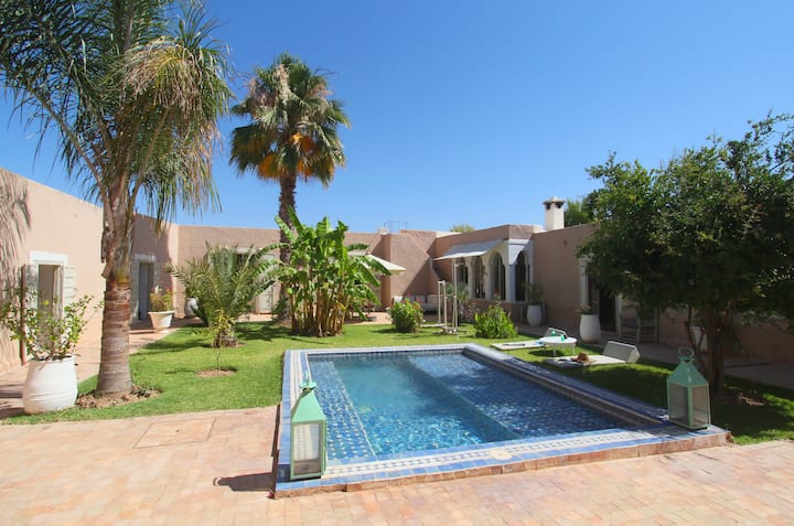 Grande Villa Riad - Cuisinière - Piscine Chauffée - Morocco