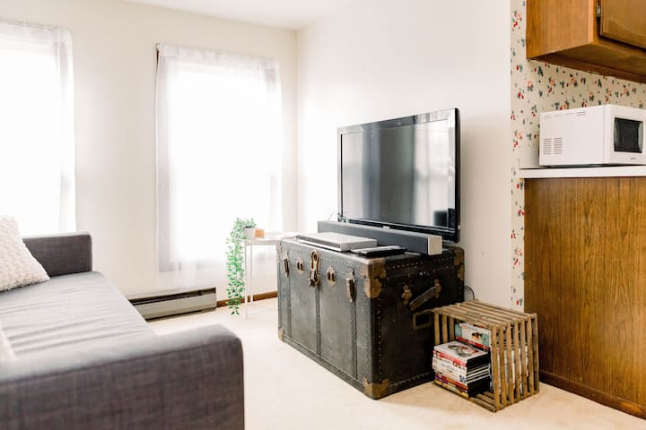 Walk To Local Restaurants & Shops! 1br Apt Suite! - Coleraine, MN