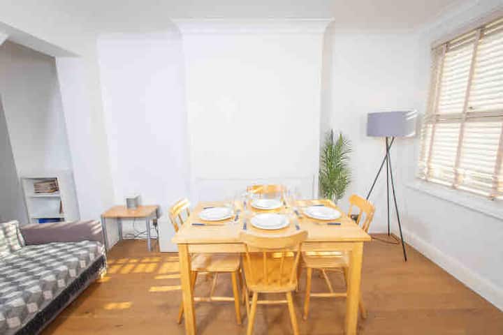 Triple Room - (1 X Double & 1 X Single Room) - Maidstone