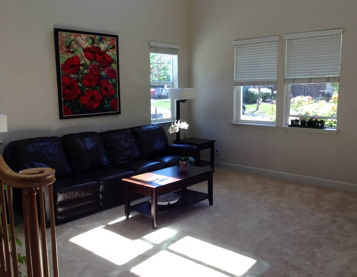 Sunny, Bright, Veggie Garden, Fruit Trees - Walnut Creek, CA