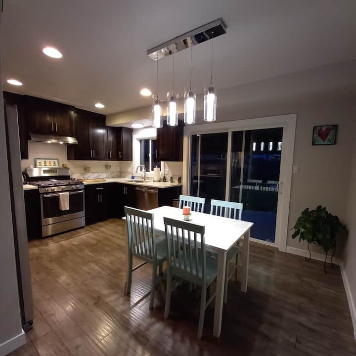 Cozy Private Home With Pool Table And Fenced Yard - Beaverton, OR