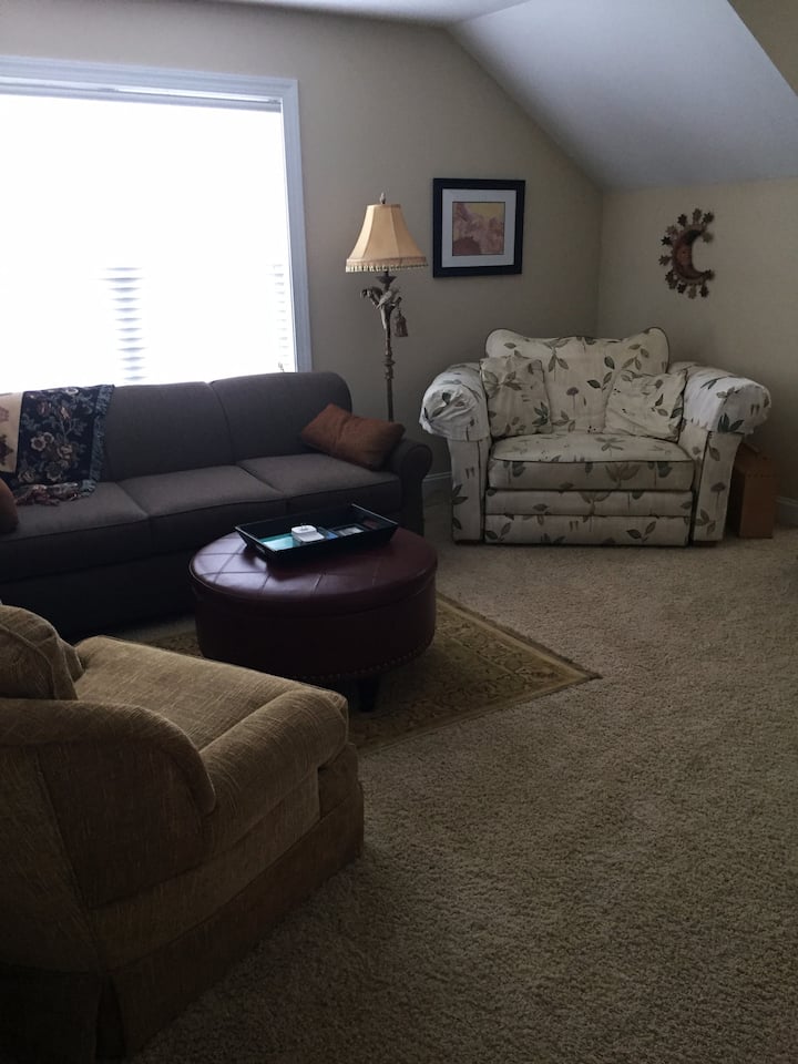 Closest Airbnb To The Inn At Elon U Campus - Burlington, NC