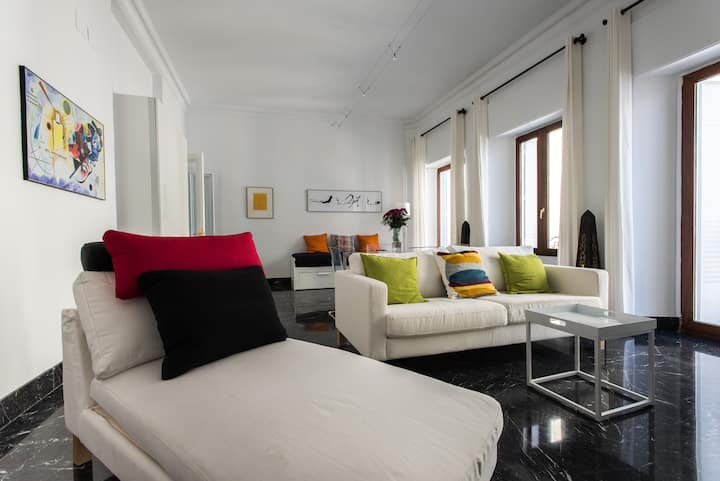 Amplitud, Elegancia Y Excelente Ubicación - 塞維利亞