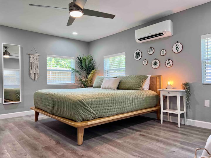 Largo Palms Guest Suite Near Indian Rocks Beach - Largo, FL