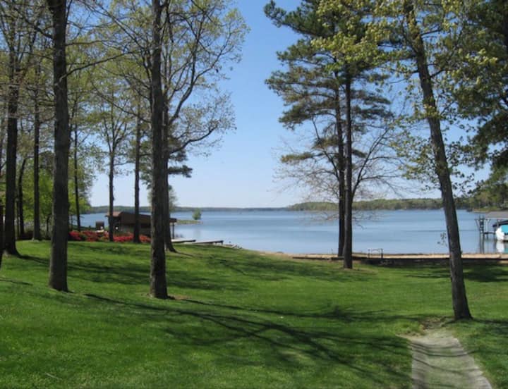 Lake Gaston Escape - ガストン湖