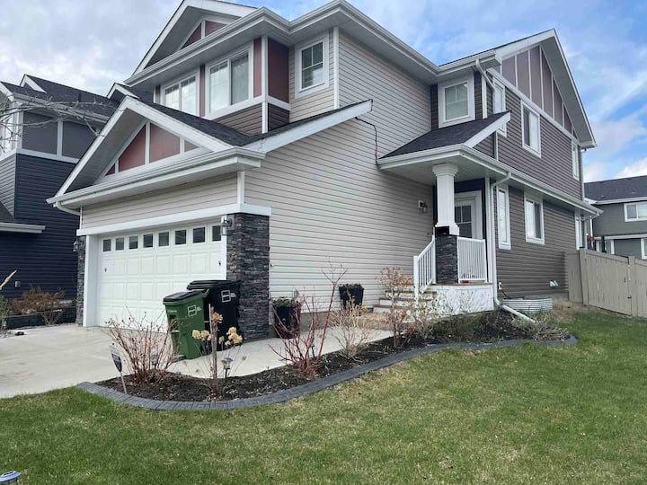 Your Dream Basement Suite Near West Edmonton Mall - 愛德蒙頓