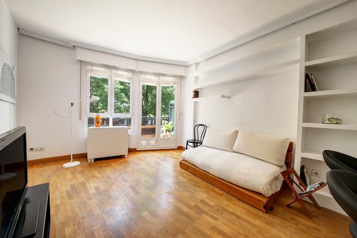 Great Terrace Close To The Beach - San Sebastian