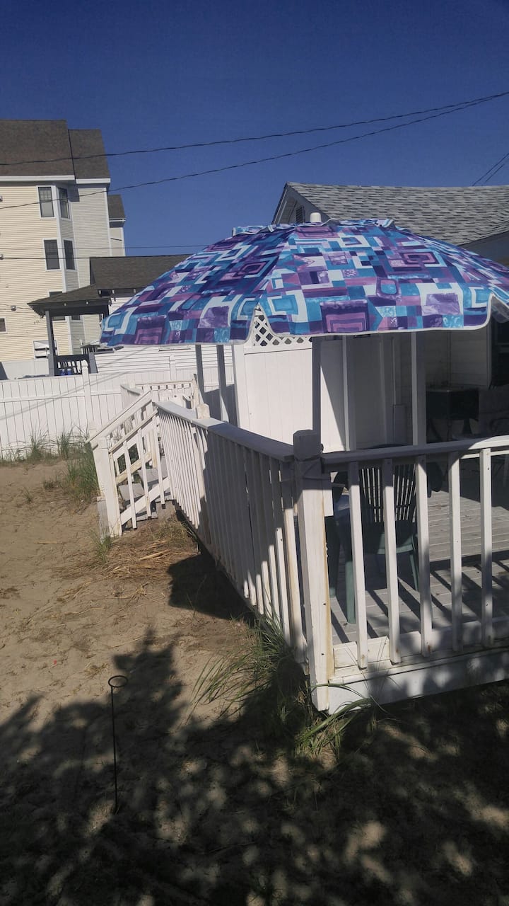 Cottage By The Beach,ocean Views From Property - Salisbury, MA