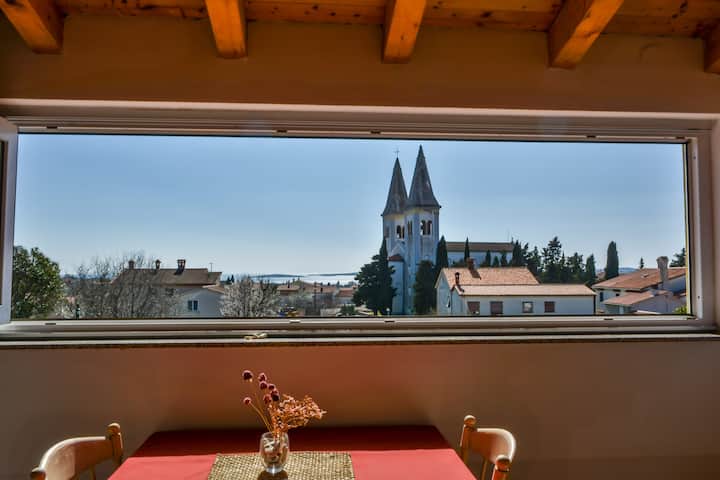 Cosy Attic Appartement Overlooking Medulin Bay - Medulin