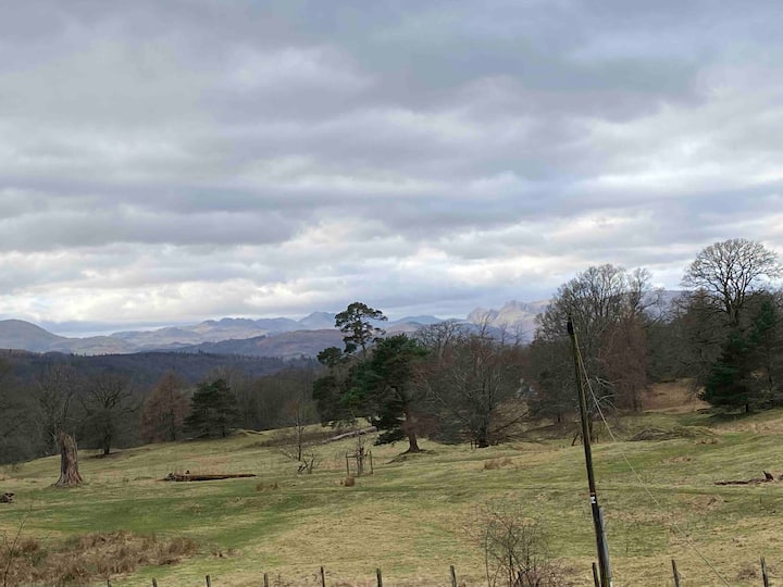 Quiet Spacious Detached Home Near Lake And Town - Windermere