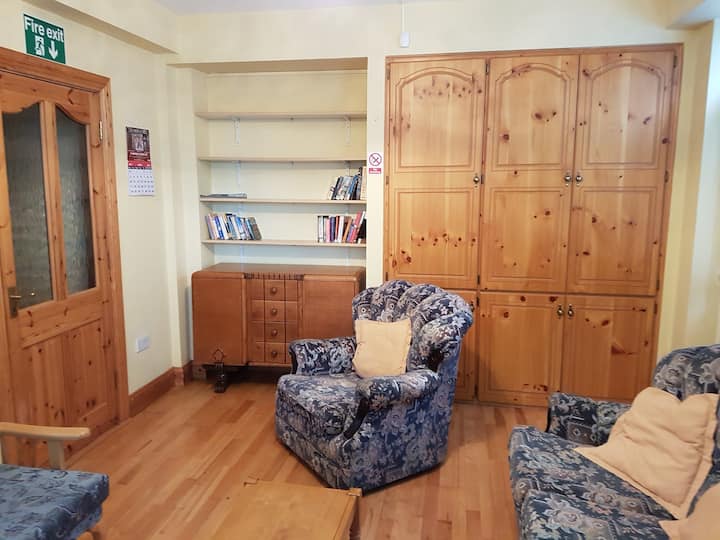 Twin Bedroom In The Heart Of Galway City. No 1. - Galway