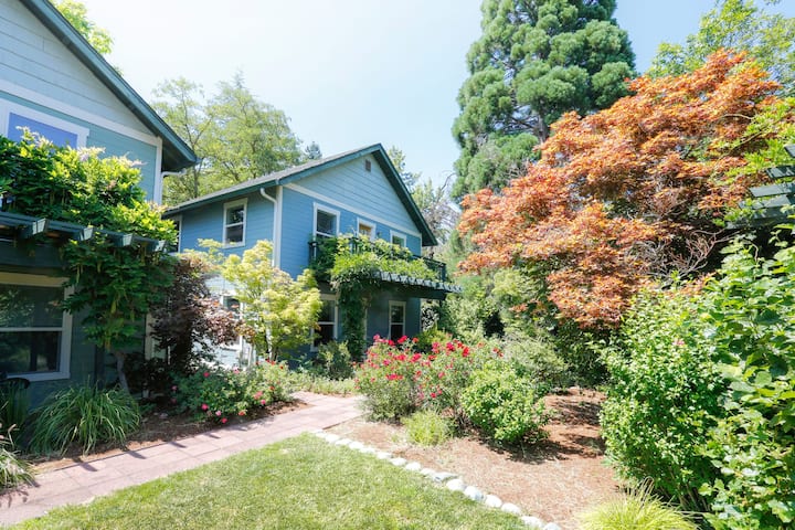Abbott's Cottages- Bluejay - Ashland, OR