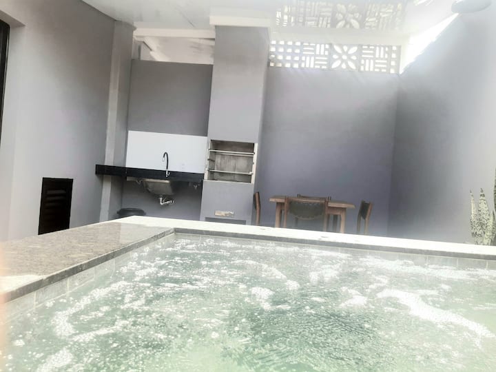 Sobrado 2 Com Jacuzi E Churrasqueira - Brotas