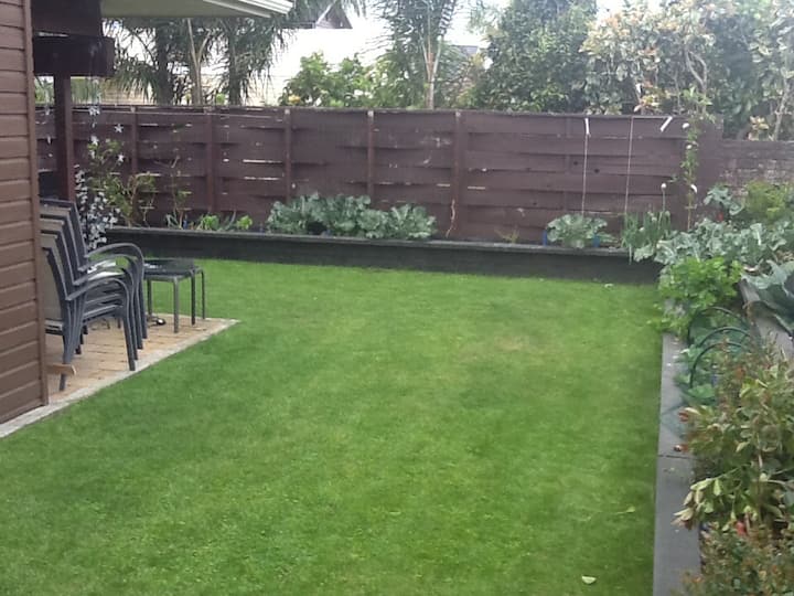 Stunning Golf Course Views For A Relaxing Getaway - Tauranga