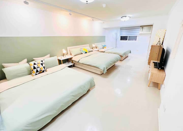 Triple Bed Can Sleep Up To 6 Adults Located @Xmd - 龜山區