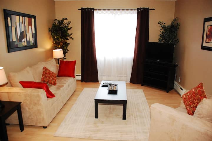 Fast Internet! Convenient, Downtown Location - Edmonton, Canada