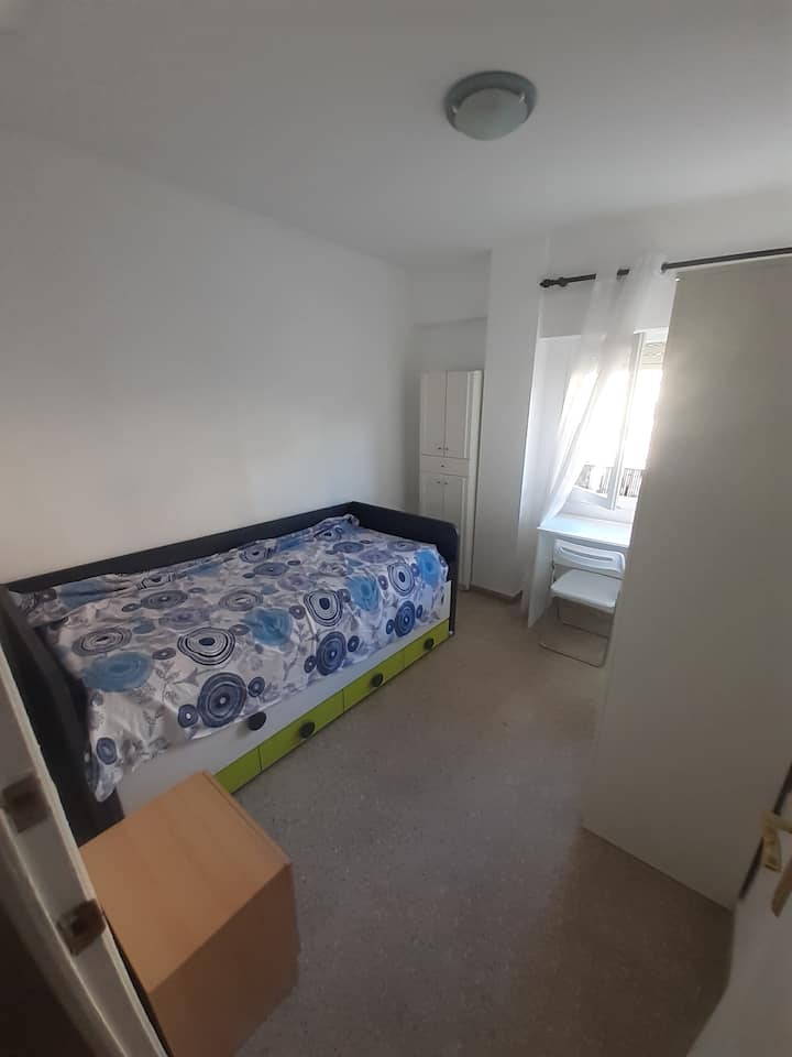Habitacion En Bulevard Del Plá - Alicante