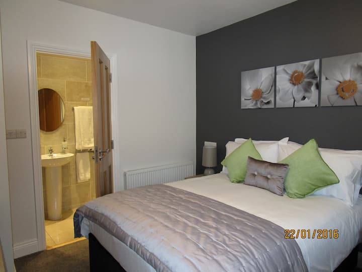 Cozie Corner,  Fethard Town-house Sleeps 10. - Clonmel