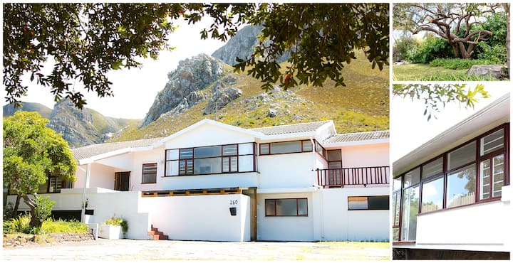 Big House At The Foot Of The Hermanus Mountains. - Hermanus