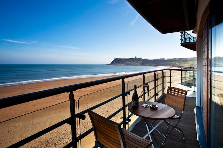 2 Bedroom Sea View Apartment - スカボロー