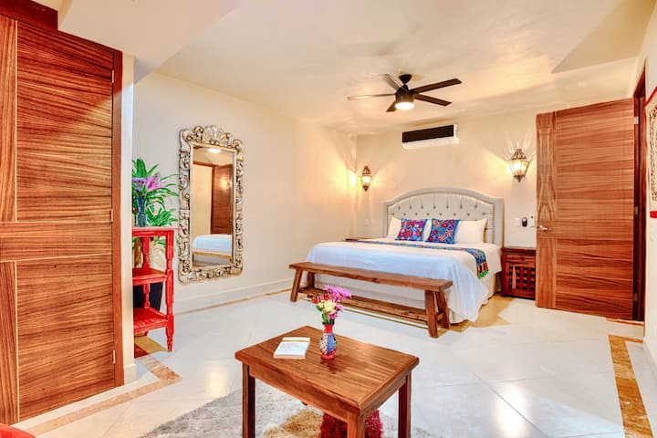 Scenic Views, Pool, Jacuzzi & Gym In Romantic Zn - Puerto Vallarta