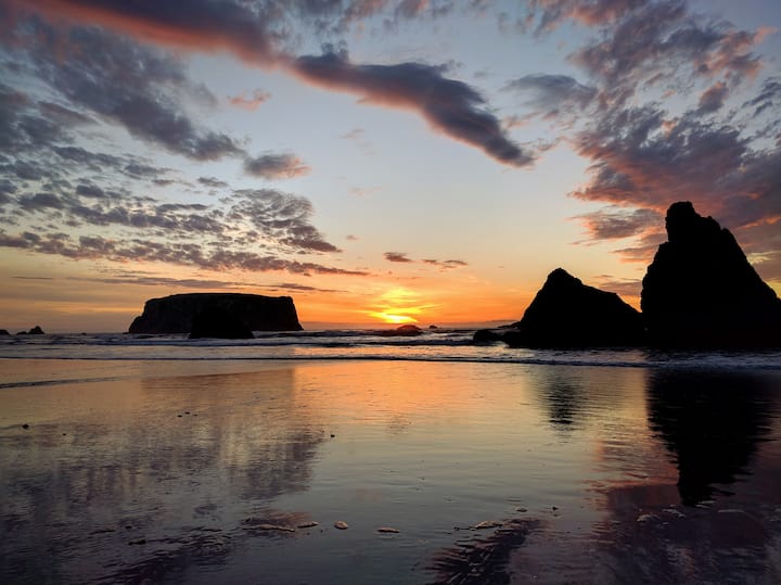 Bandon Beach Shack - modern, clean & cozy a-frame - Cabins for Rent in ...
