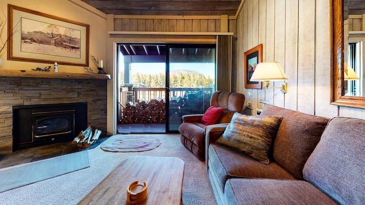Summit 34, Mountain Views, Walk To The Slopes - Mammoth Lakes, CA