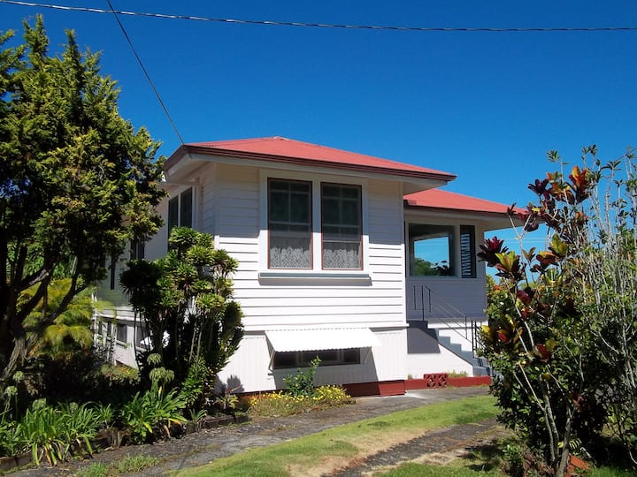 Hale Aloha : Home Of Aloha And Warmth - Hakalau, HI