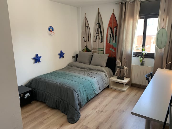 Lujosa Habitación Privada Jn Cerca Golf Resort - Figueres