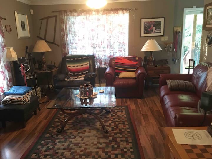 Lg Private Room In Downtown Athens! - Athens, GA