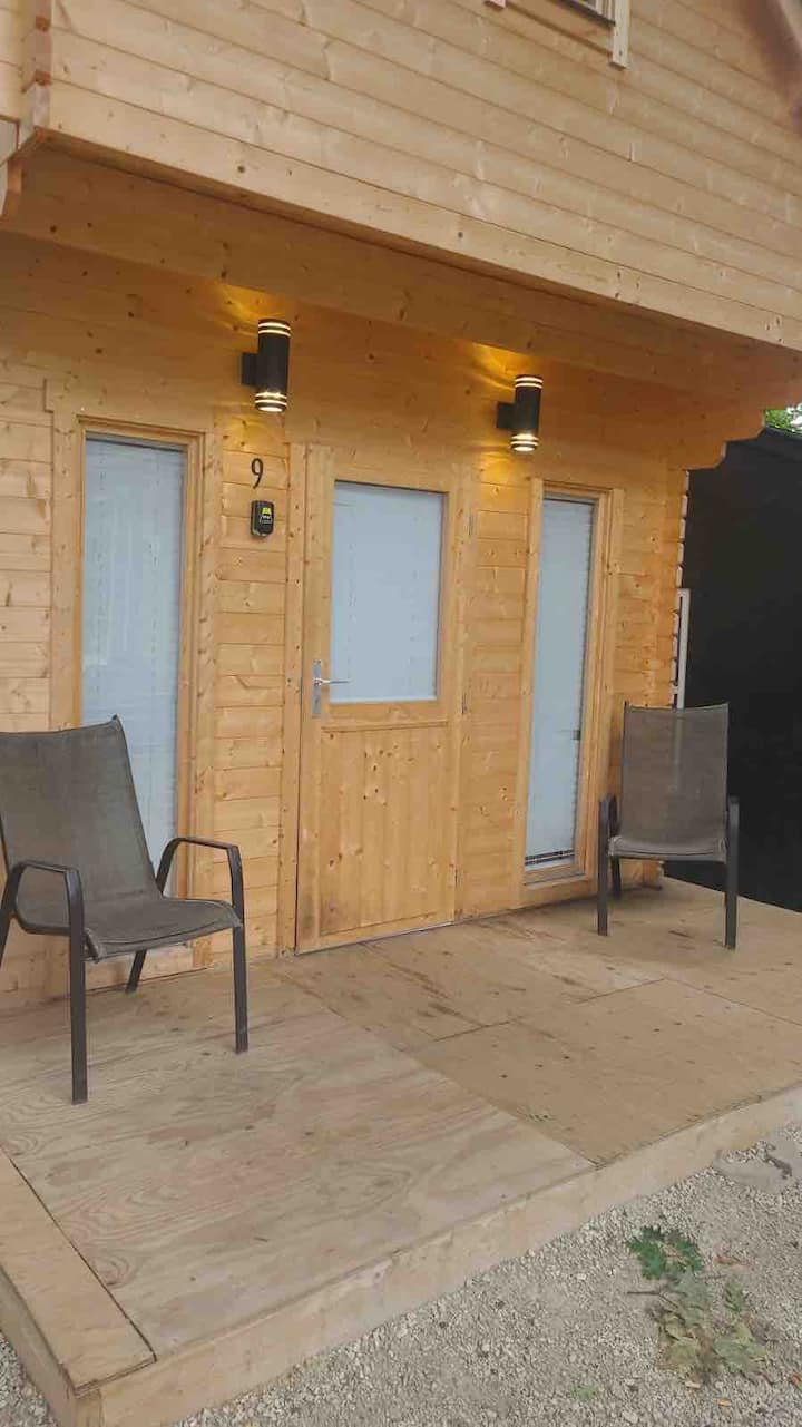 Rustic Party Cabin 7 - Wasaga Beach