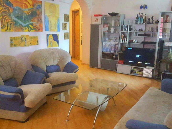 Khati Ufo Art House - Tbilisi