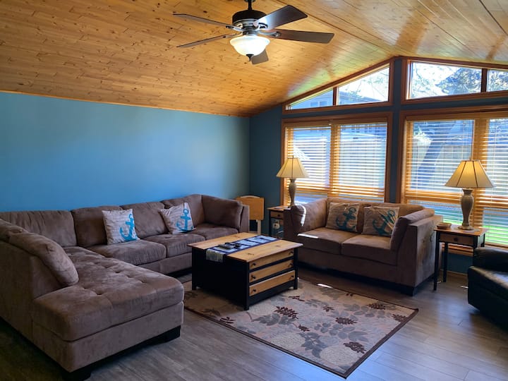 Large Family Cottage In Grand Bend - Grand Bend