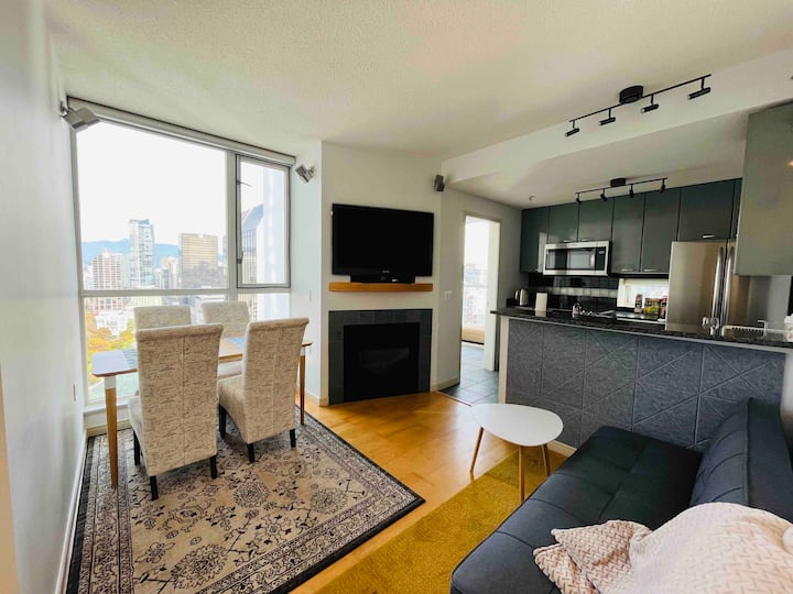 17~metrotown One Bedroom - Burnaby