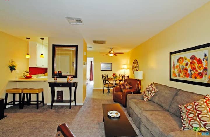 **  Downtown , Top Location Pool, Spas & Tennis ** - Palm Springs